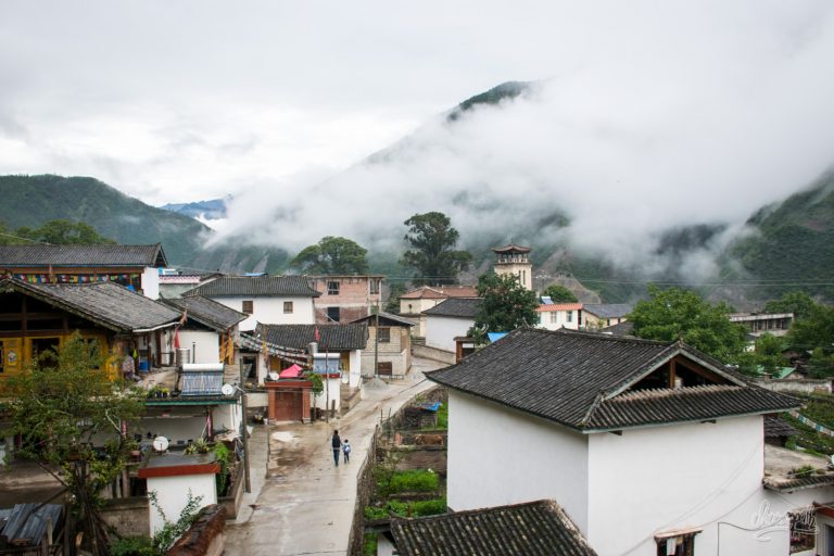From Deqin to Cizhong : The tibetan Mékong in Yunnan - Shoesyourpath