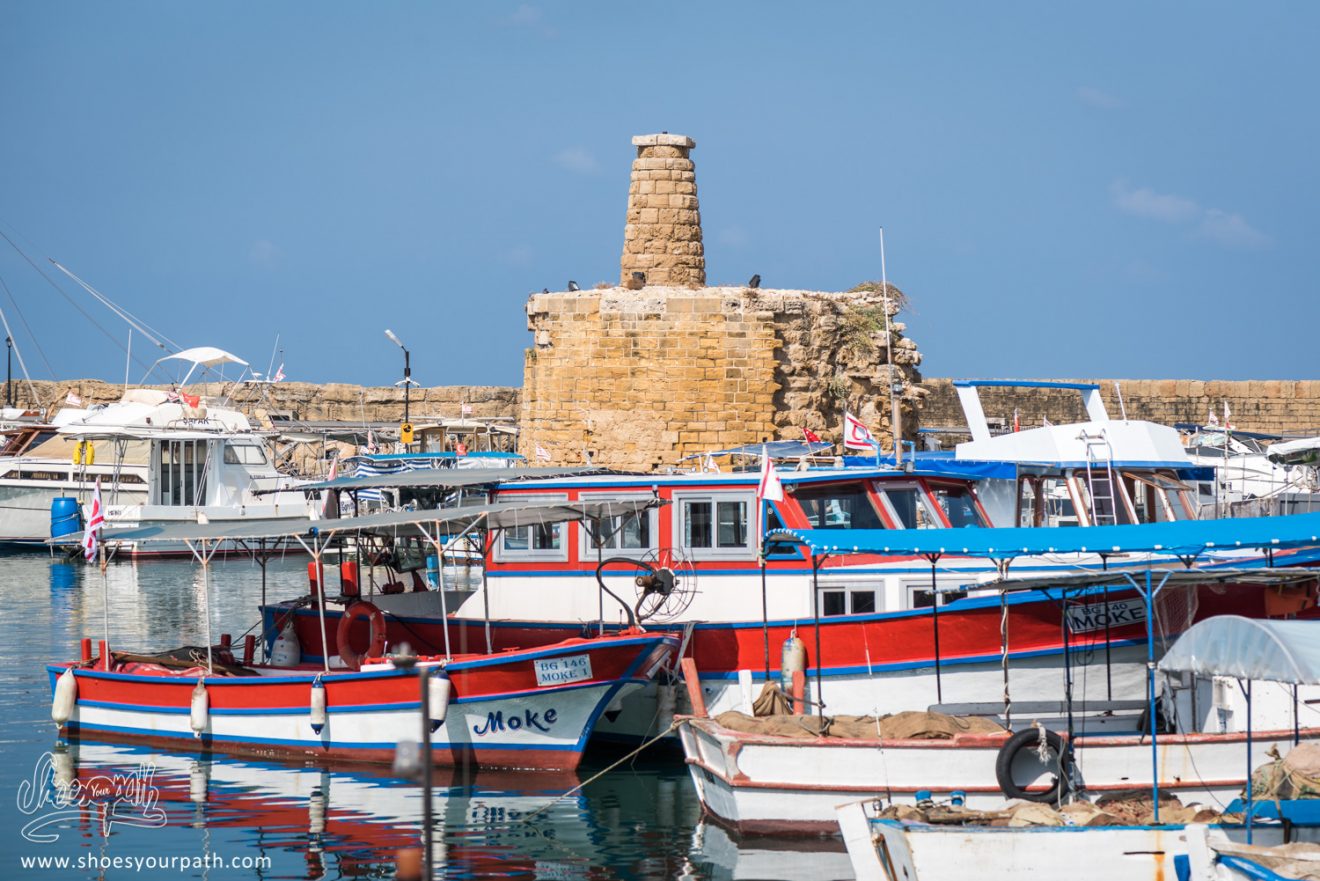 Chypre du Nord - Le port de Kyrenia et château de Saint Hilarion ...